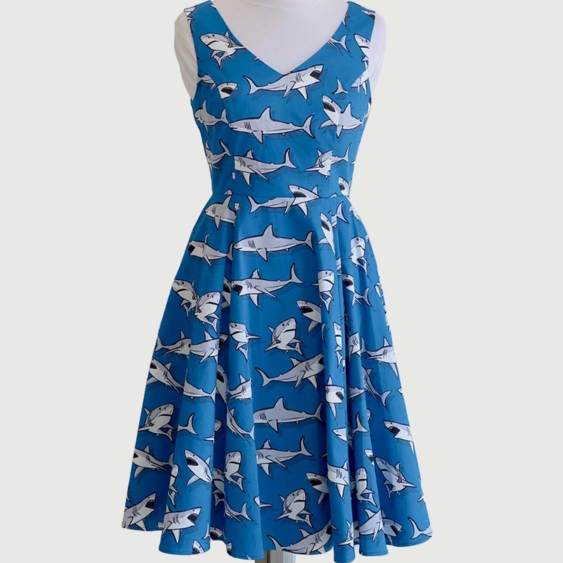 V Neck Shark Dress Eva Rose | Retro Betty